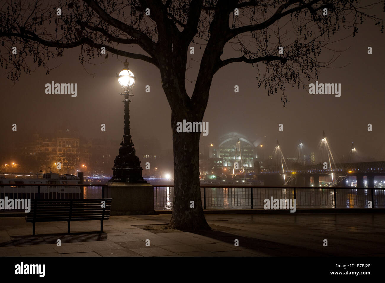 Winter london light hi-res stock photography and images - Alamy
