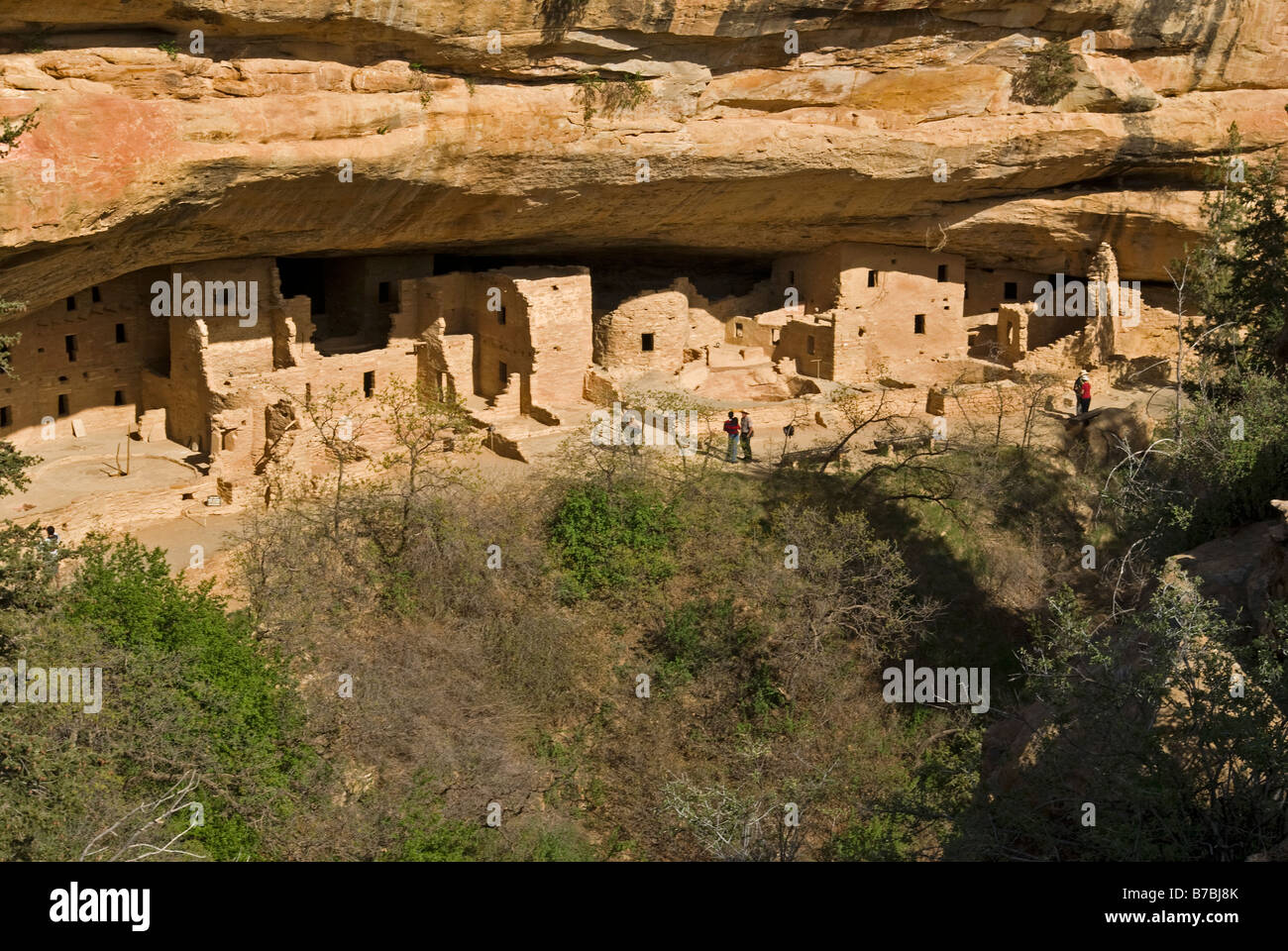 Ancestral puebloan ruins cliff dwelling hi-res stock photography and ...