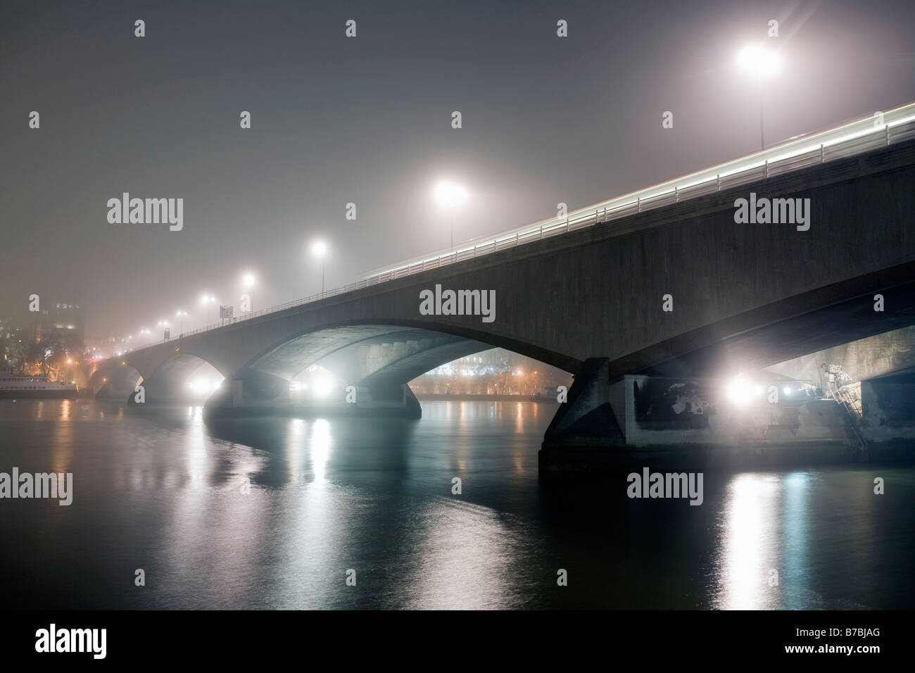 Waterloo bridge at night hi-res stock photography and images - Alamy