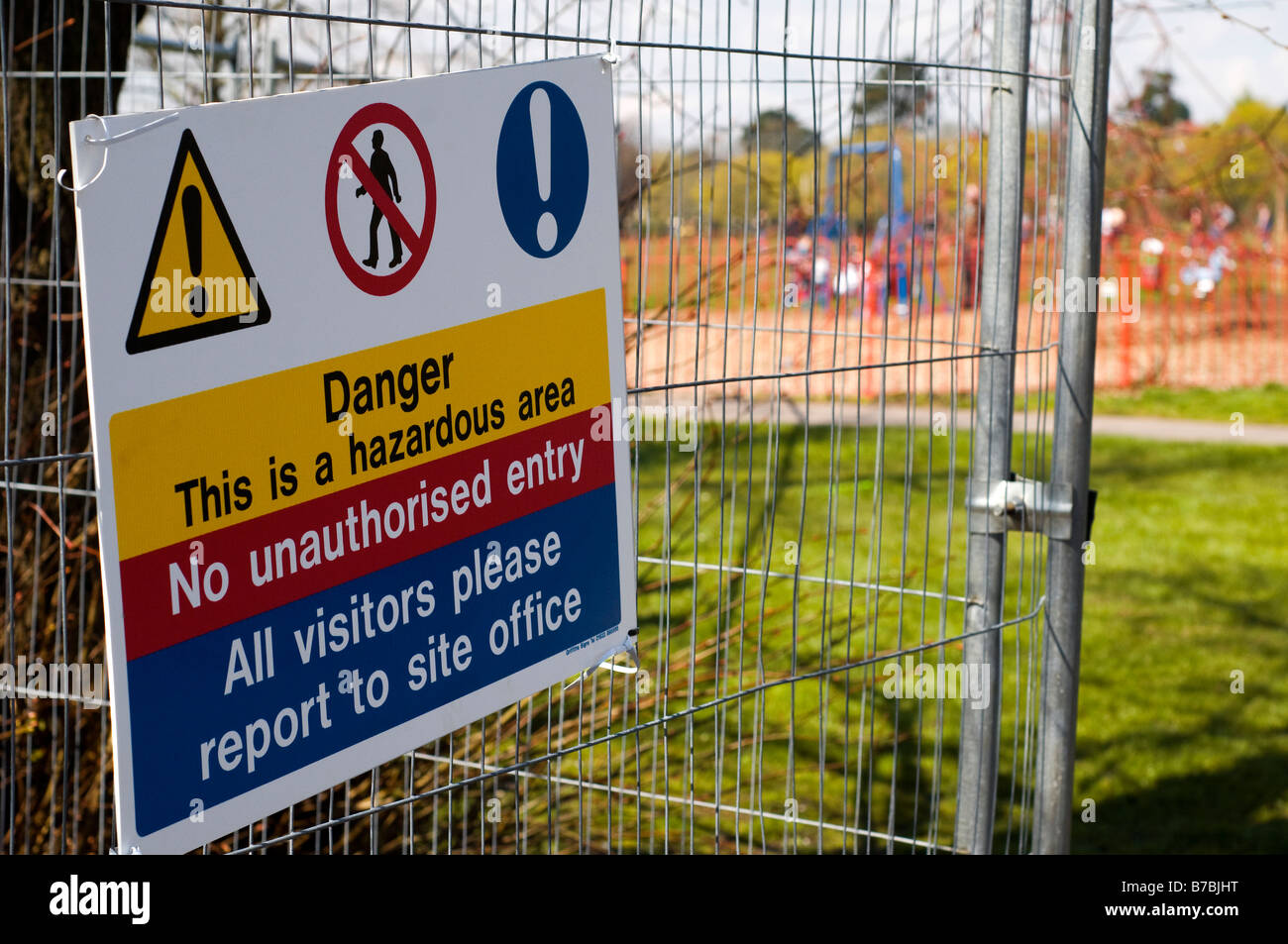 Park perimeter fence hi-res stock photography and images - Alamy