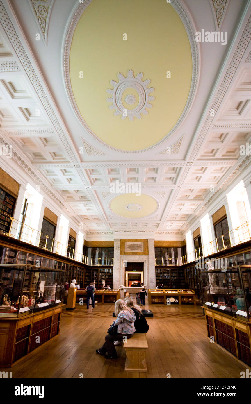 British library london interior hi-res stock photography and images - Alamy