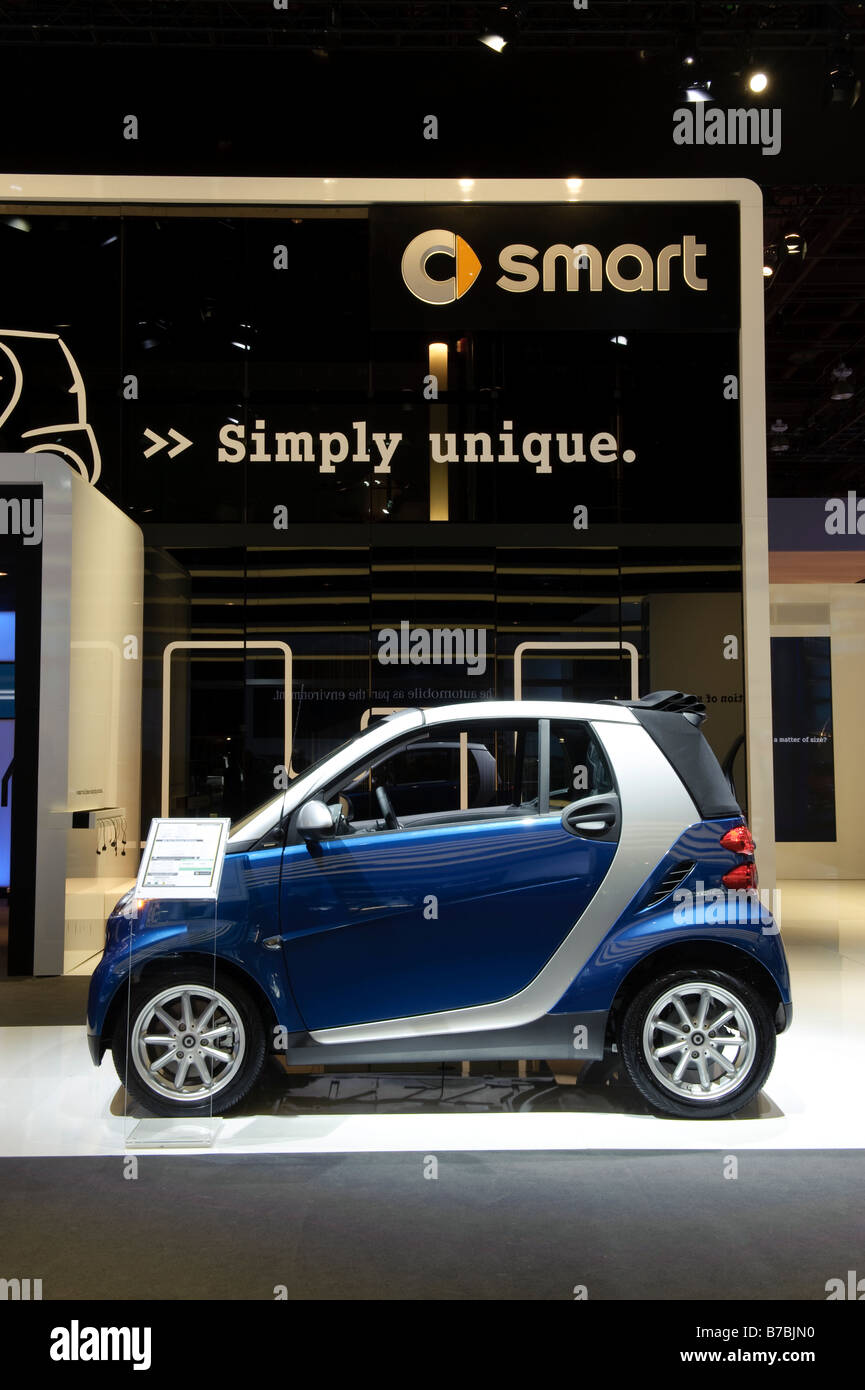 Smart coupe hi-res stock photography and images - Alamy