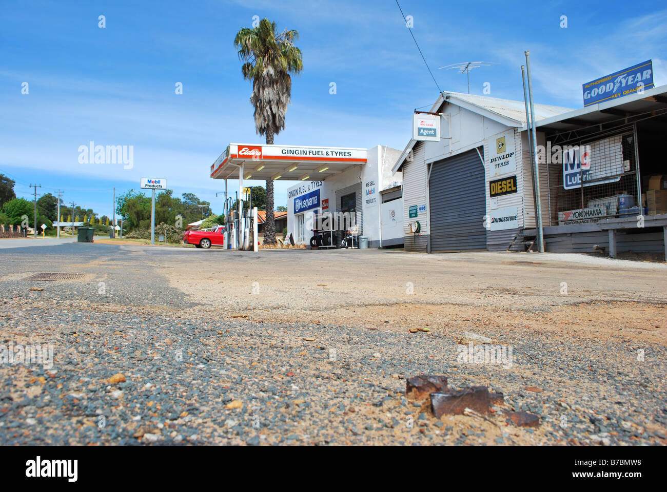 Australian garage hi-res stock photography and images - Alamy