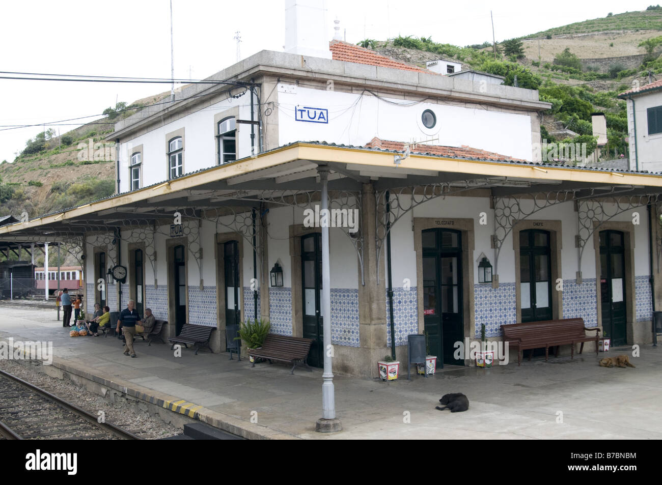 Railway station of Pinhao on the Douro valley Stock Photo - Alamy