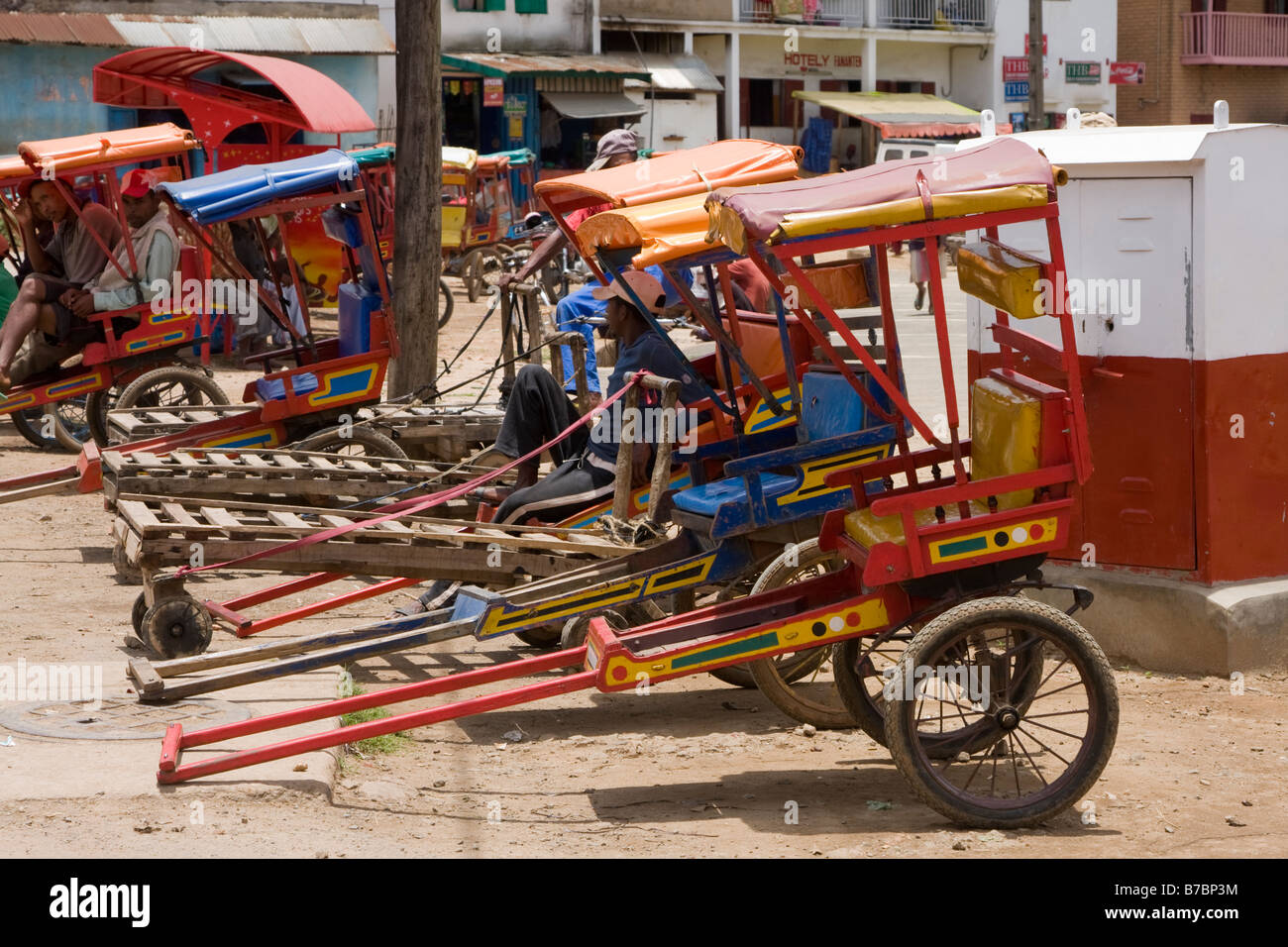 Rickshaws rickshaw madagascar transport hi-res stock photography and ...
