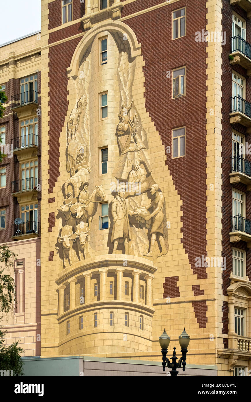 Oregon Pioneer Period mural by Richard Haas on Oregon Historical ...