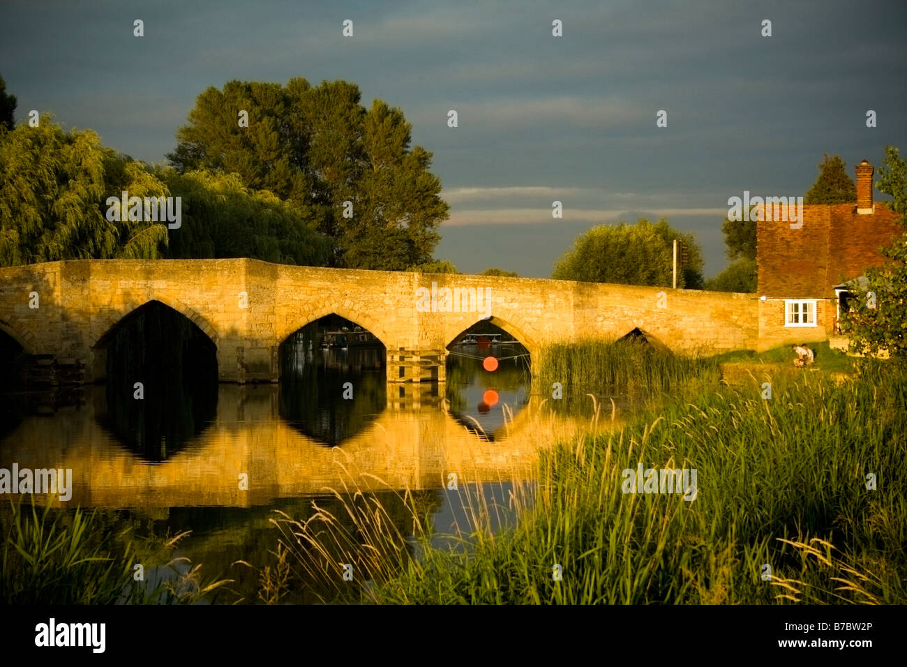 Road bridge over river hi-res stock photography and images - Alamy
