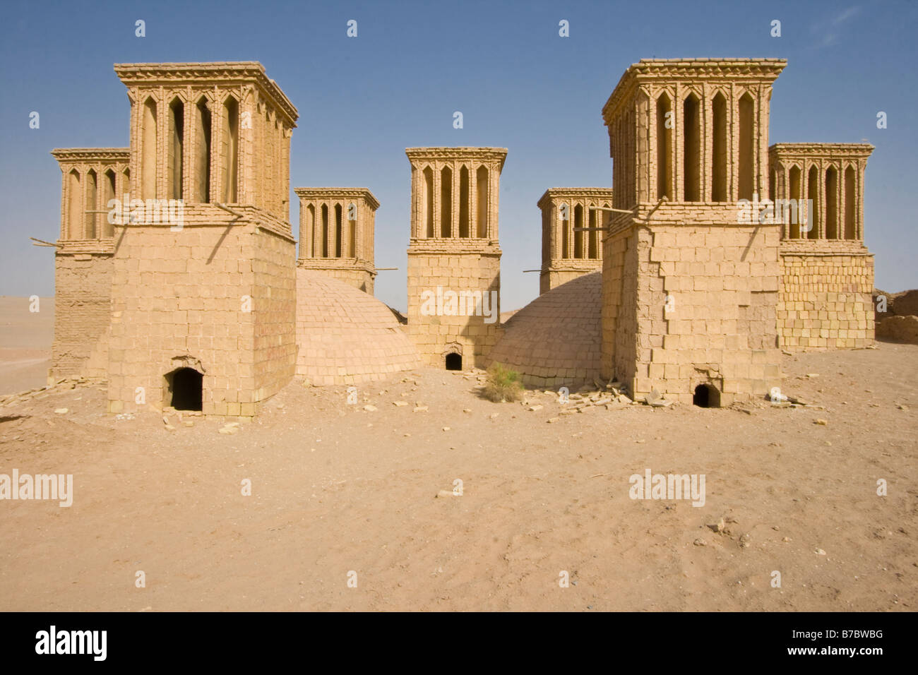 Windcatcher tower hi-res stock photography and images - Alamy