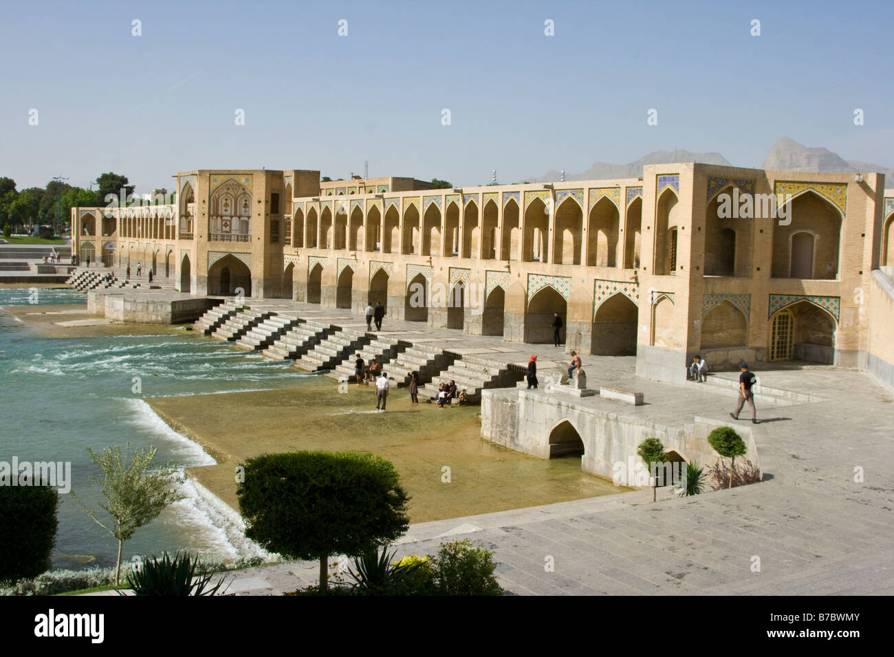 Isfahan bridge hi-res stock photography and images - Alamy