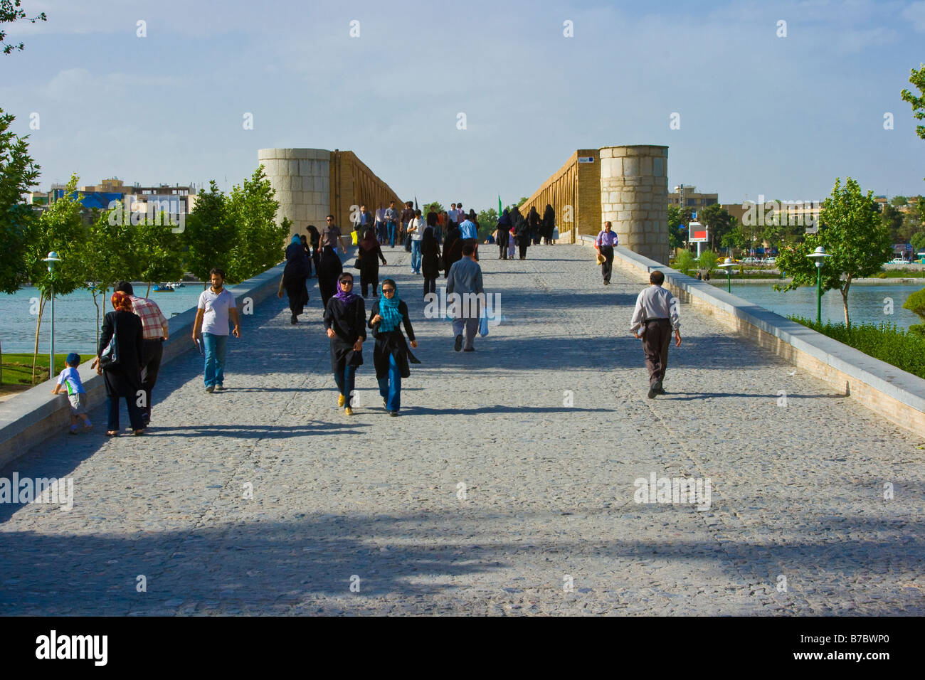 Siose Thirty Three Arch Bridge in Esfahan Iran Stock Photo - Alamy