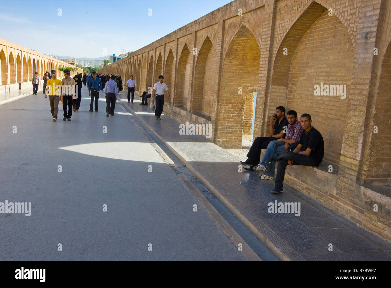 Siose Thirty Three Arch Bridge in Esfahan Iran Stock Photo - Alamy