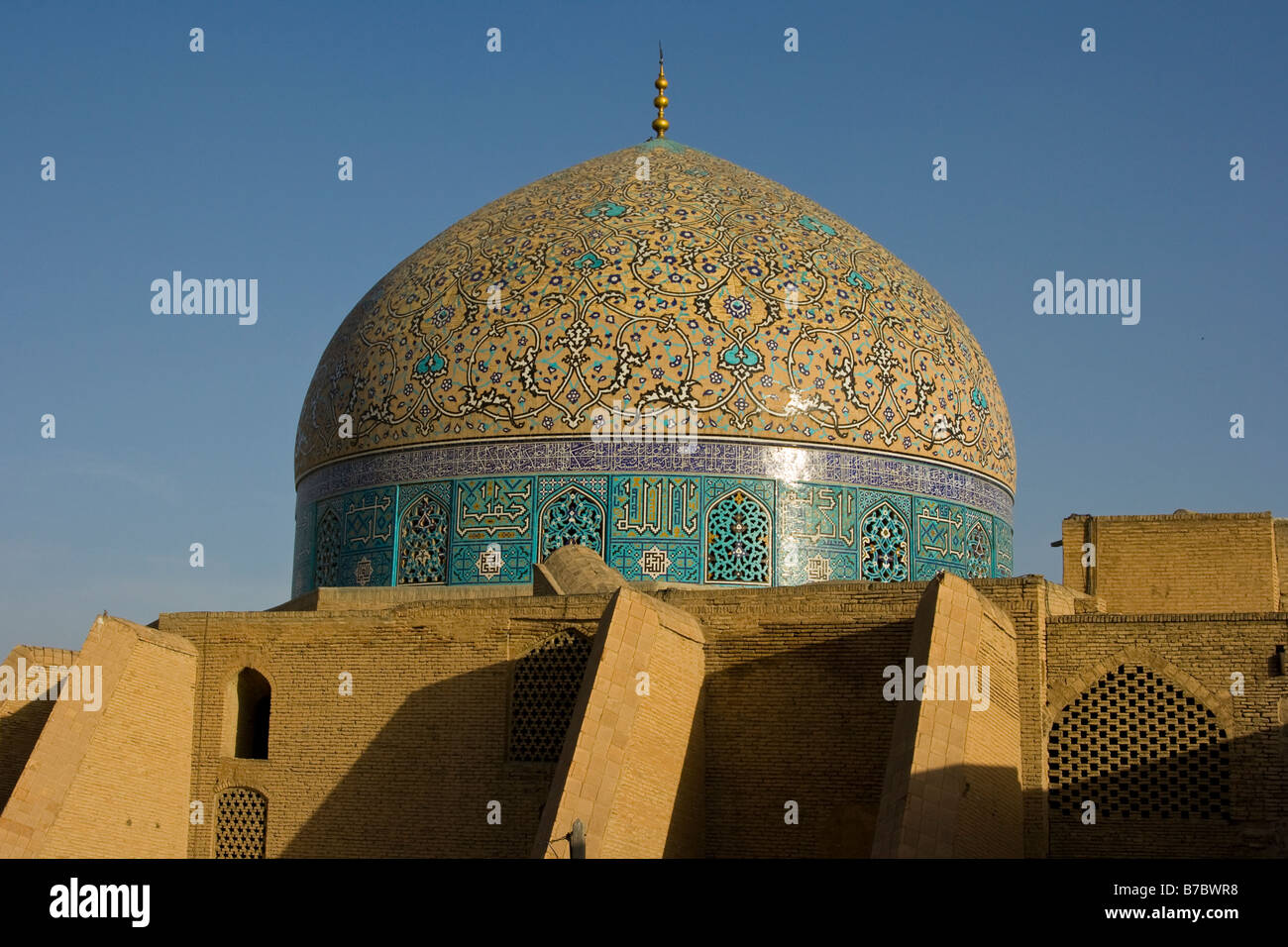 Dome of Sheikh Lotfollah Mosque in Imam Square in Esfahan Iran Stock ...