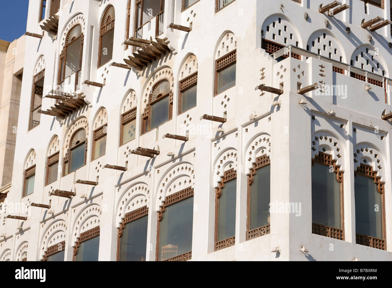 Kuwait architecture windows arabic hi-res stock photography and images ...