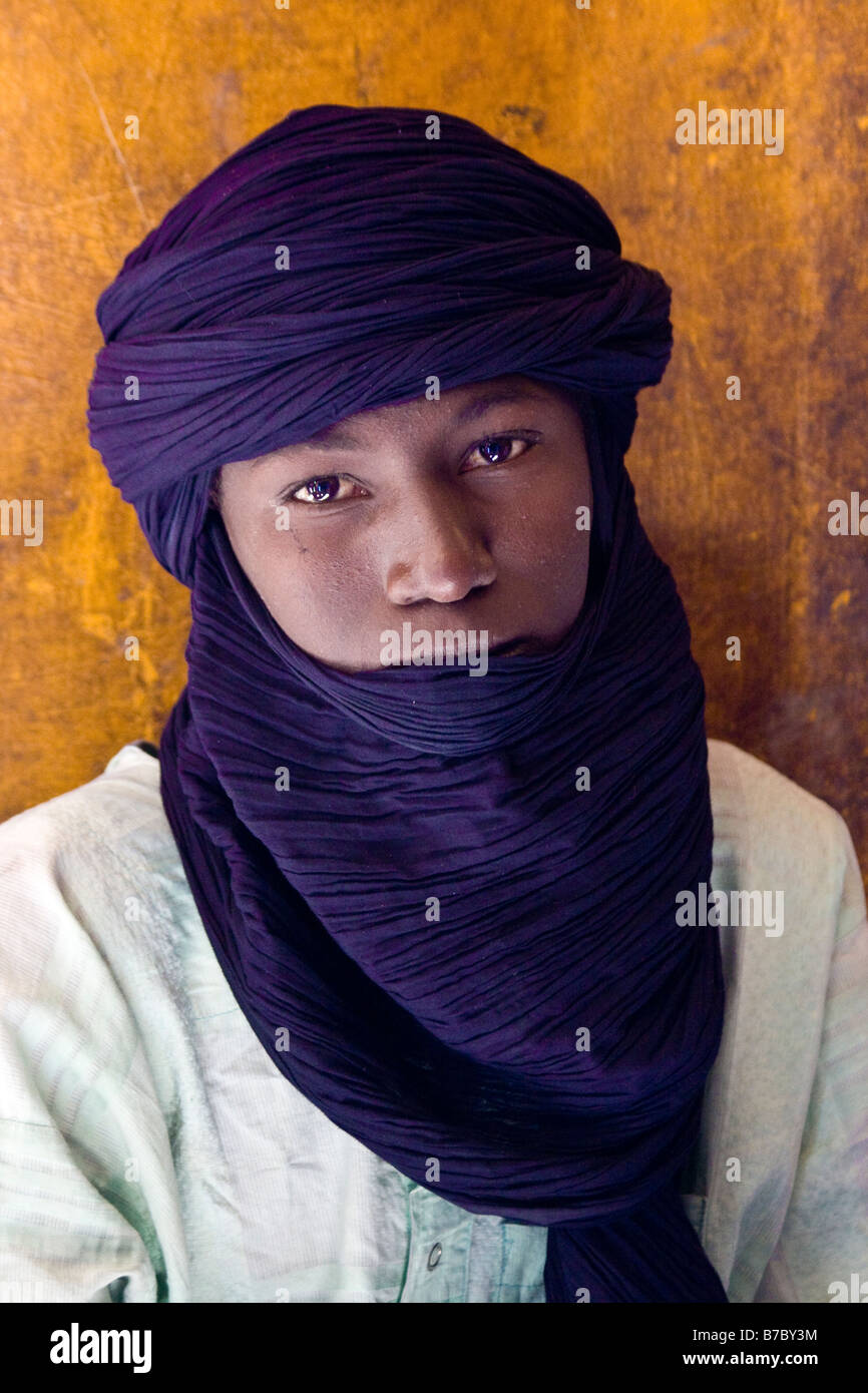 Young Muslim Man Wearing a Turban in Timbuktu Mali Stock Photo - Alamy