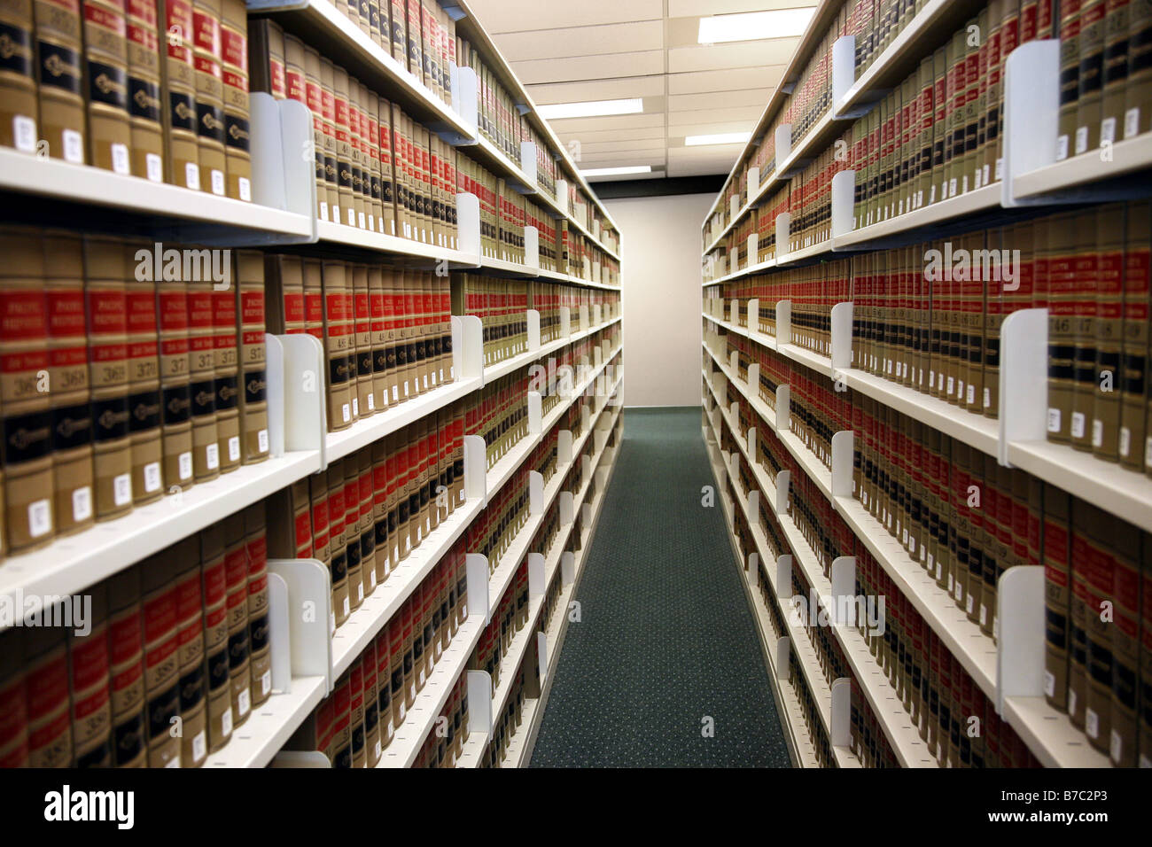 Law library hi-res stock photography and images - Alamy