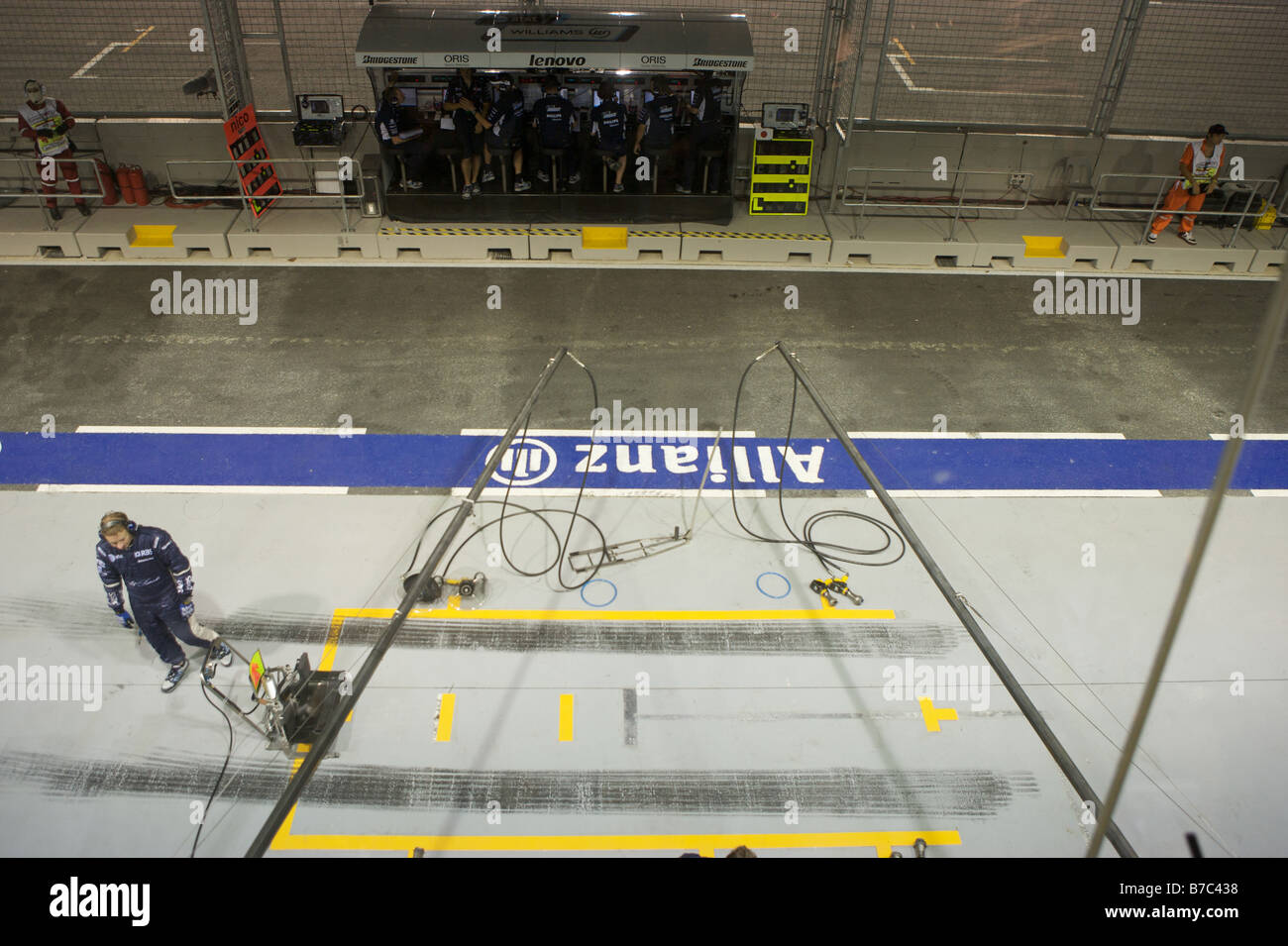 Formula 1 pit stop aerial hi-res stock photography and images - Alamy