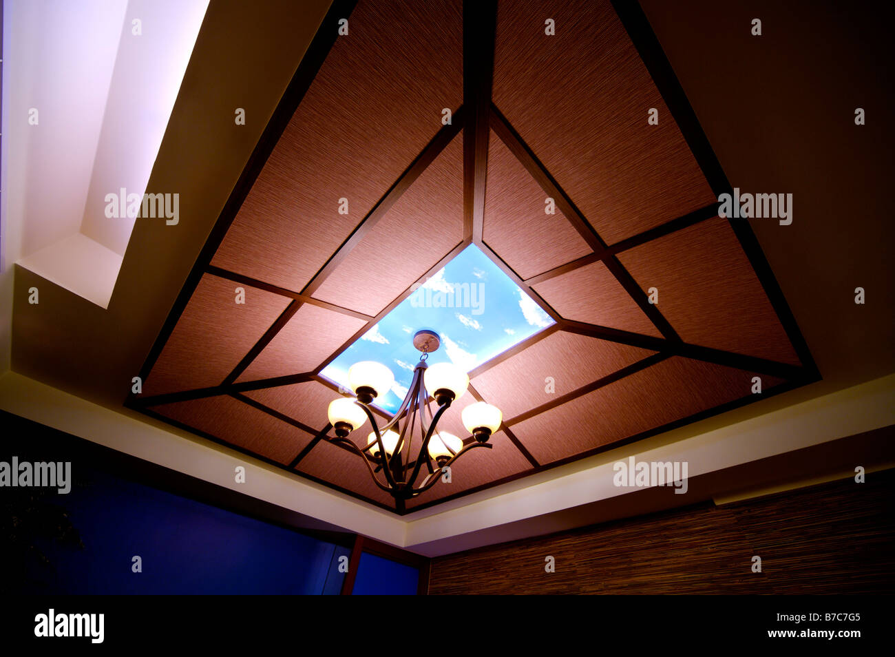 Lit chandelier hi-res stock photography and images - Alamy