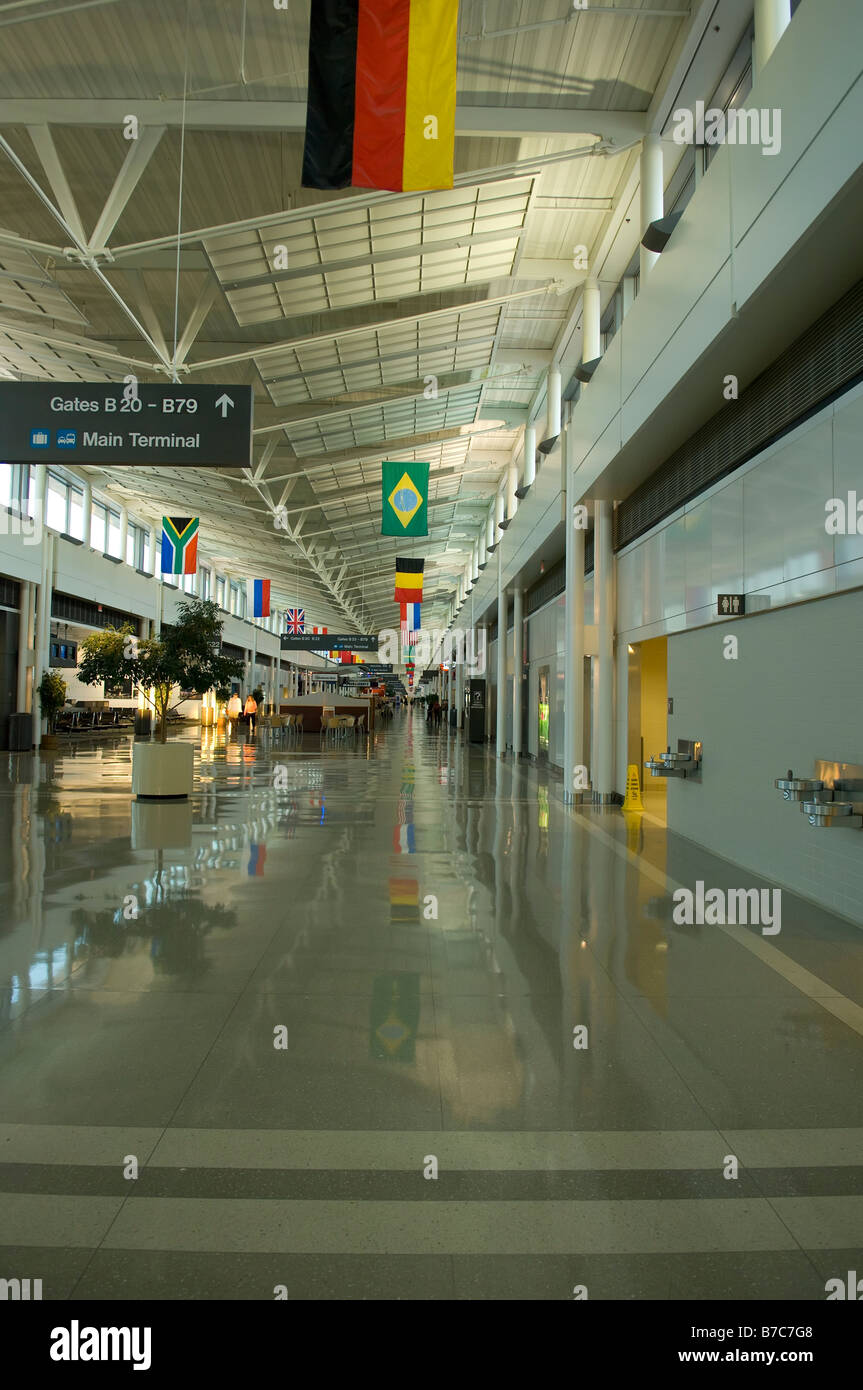 Concourse B at Dulles International Airport Stock Photo - Alamy