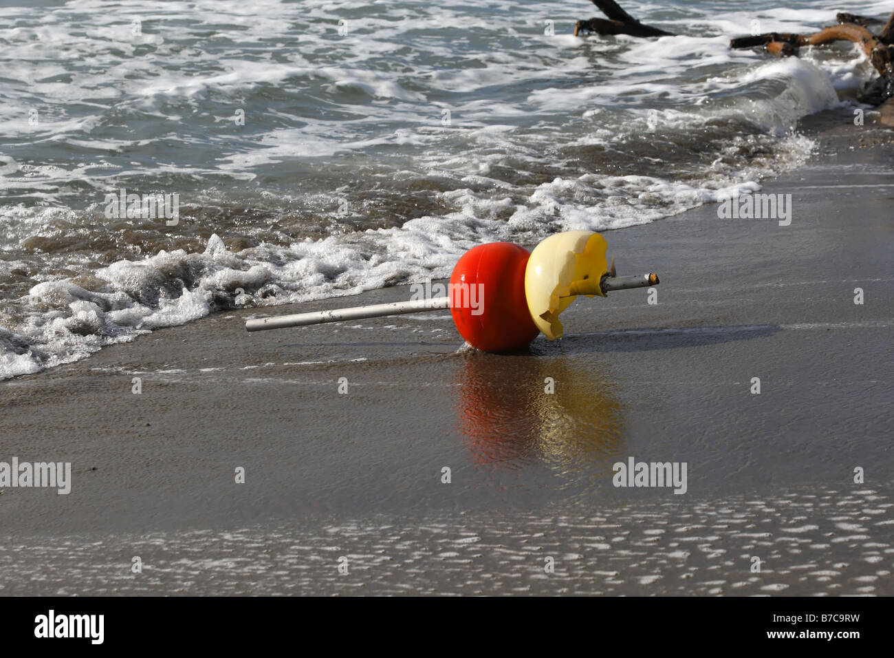 Washed up Damaged Fishing Stock Photo - Alamy