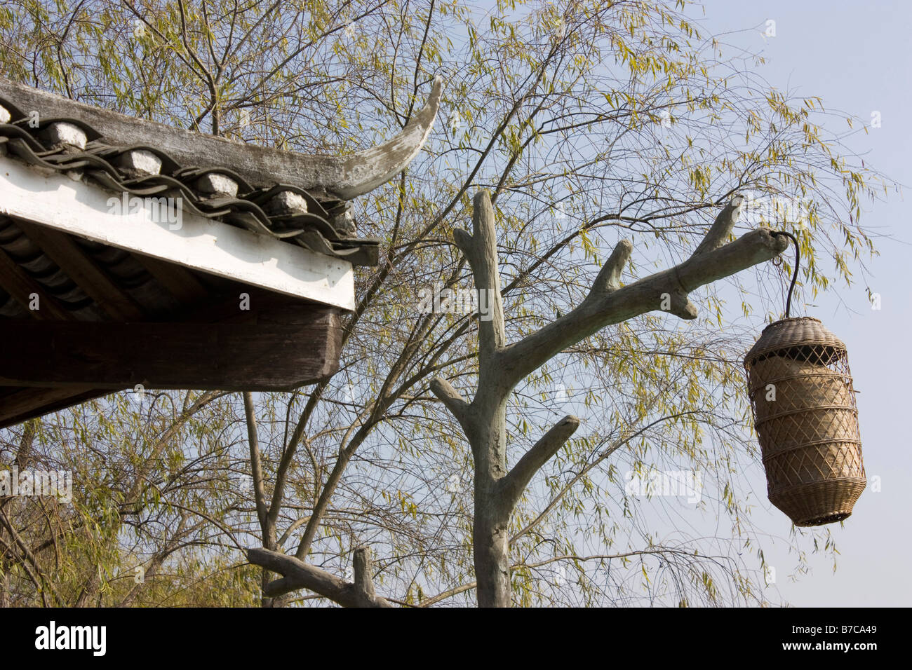 Ancient chinese roof edge hi-res stock photography and images - Alamy