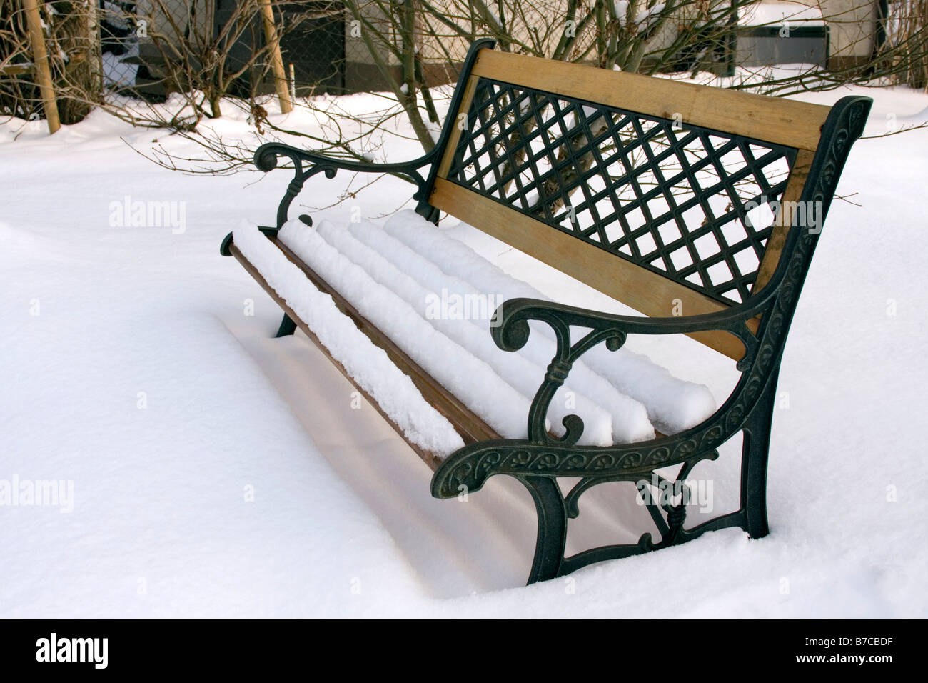 Garden winter chair hi-res stock photography and images - Alamy