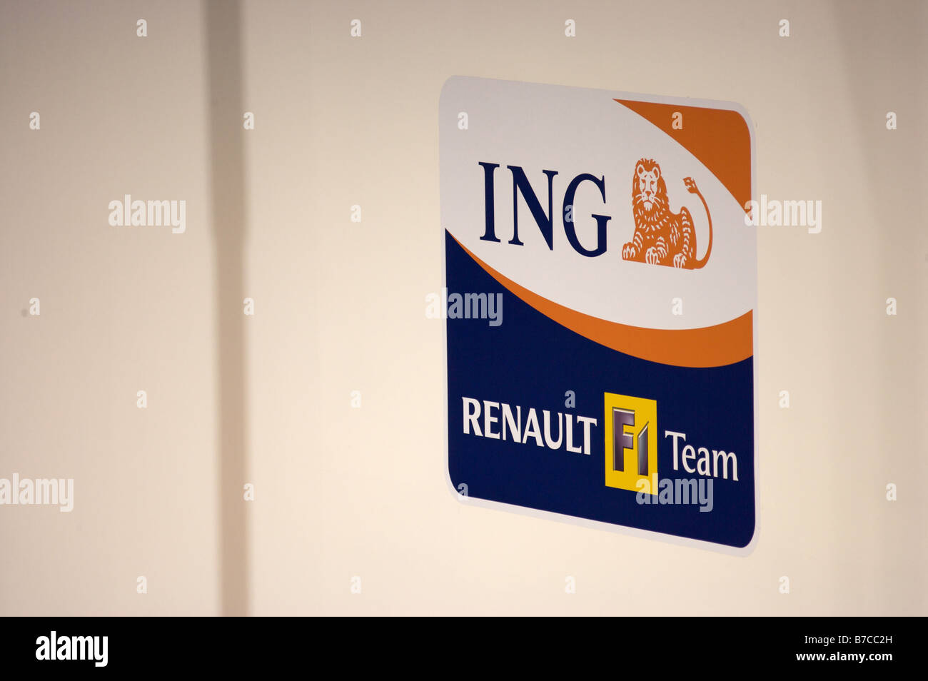 ING Renault F1 team sign, Singapore Grand Prix Stock Photo - Alamy