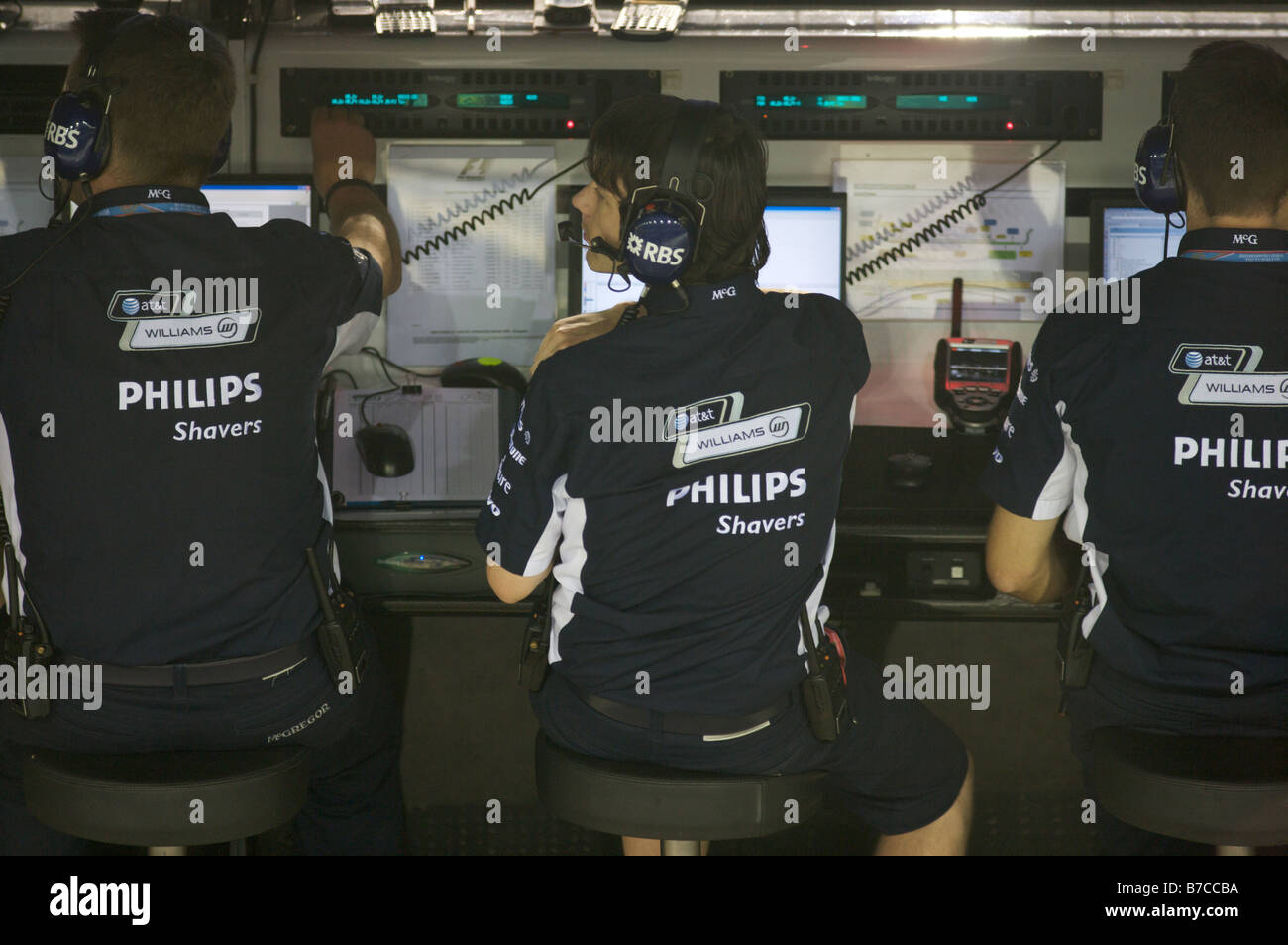 Singapore AT&T Williams F1 pit wall team Stock Photo - Alamy