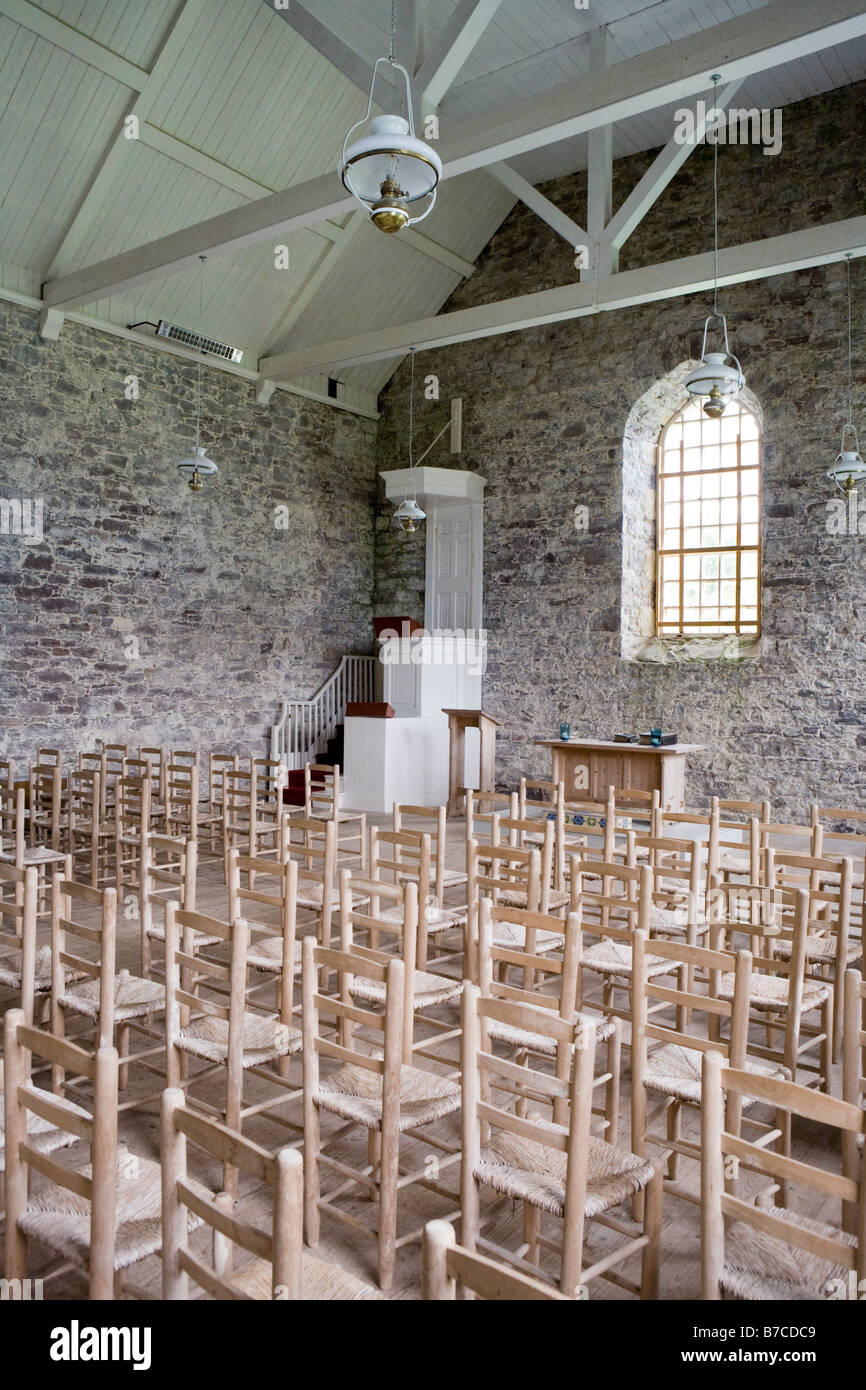 Church of scotland interior hi-res stock photography and images - Alamy