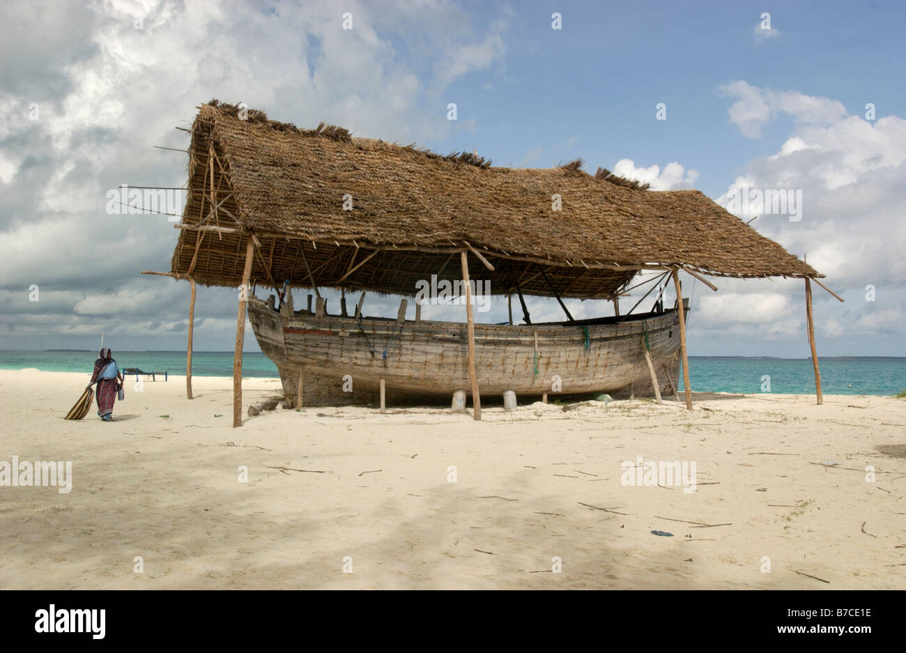 Makuti roof hi-res stock photography and images - Alamy