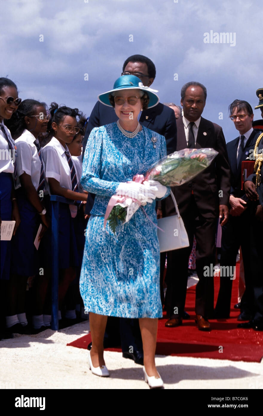 Queen Elizabeth II visit to Queen's College to officiate at a stone ...