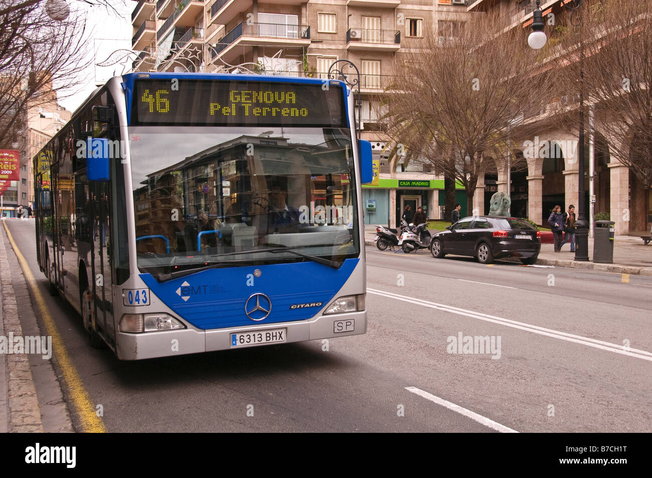 Spanish bus hi-res stock photography and images - Alamy