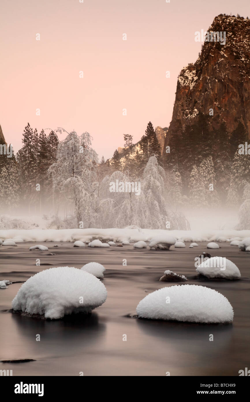 Yosemite valley snow hi-res stock photography and images - Alamy