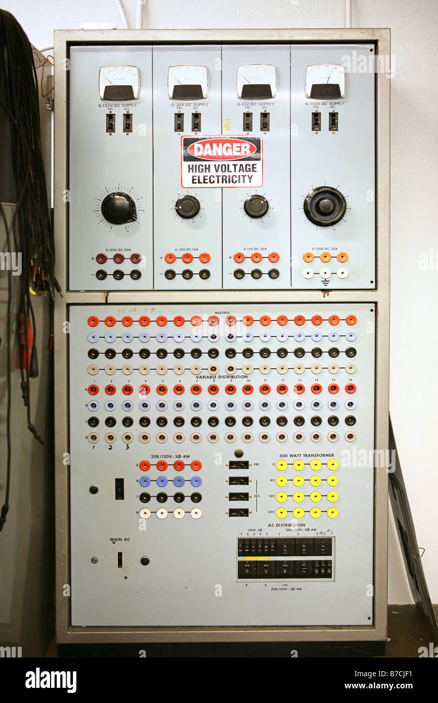 High voltage switch room electricity hi-res stock photography and ...