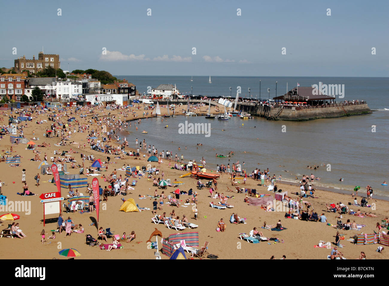 Broadstairs beach hi-res stock photography and images - Alamy