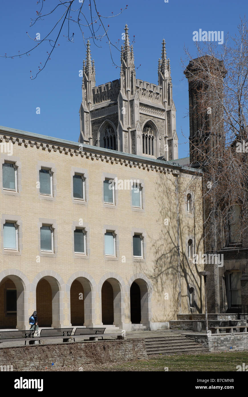 College courtyard university toronto hi-res stock photography and ...