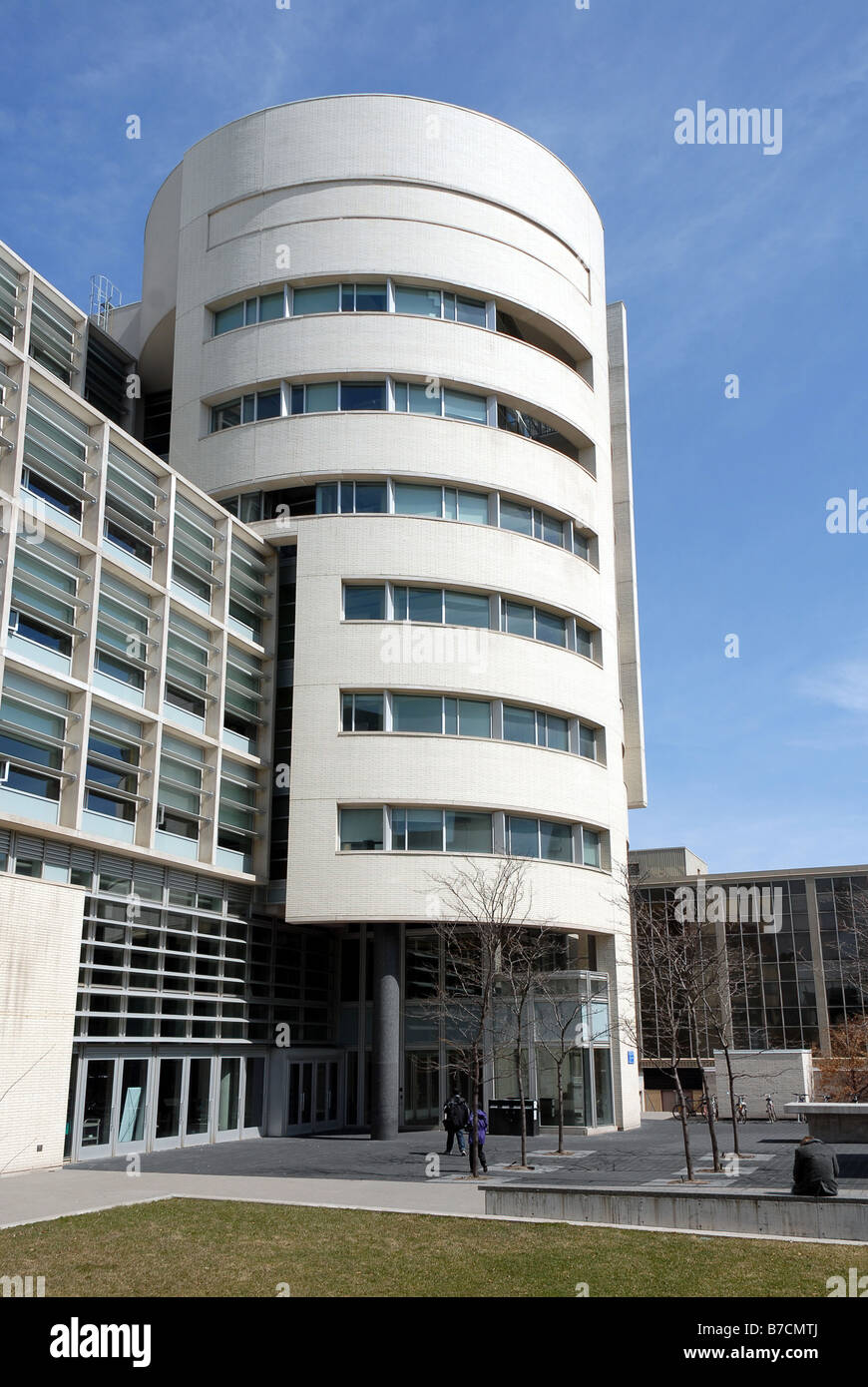 Modern university science building Stock Photo - Alamy