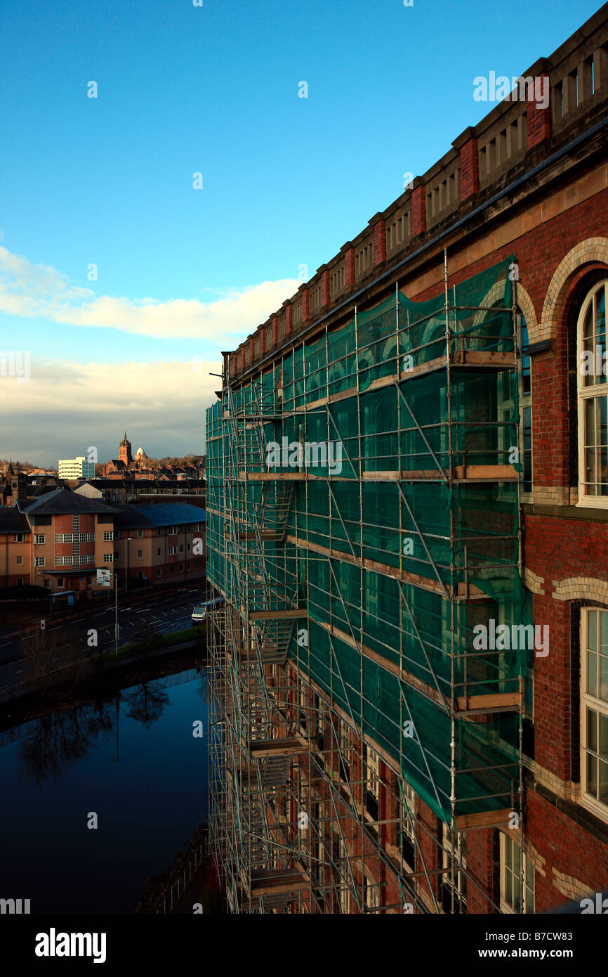 Scaffold building hi-res stock photography and images - Alamy