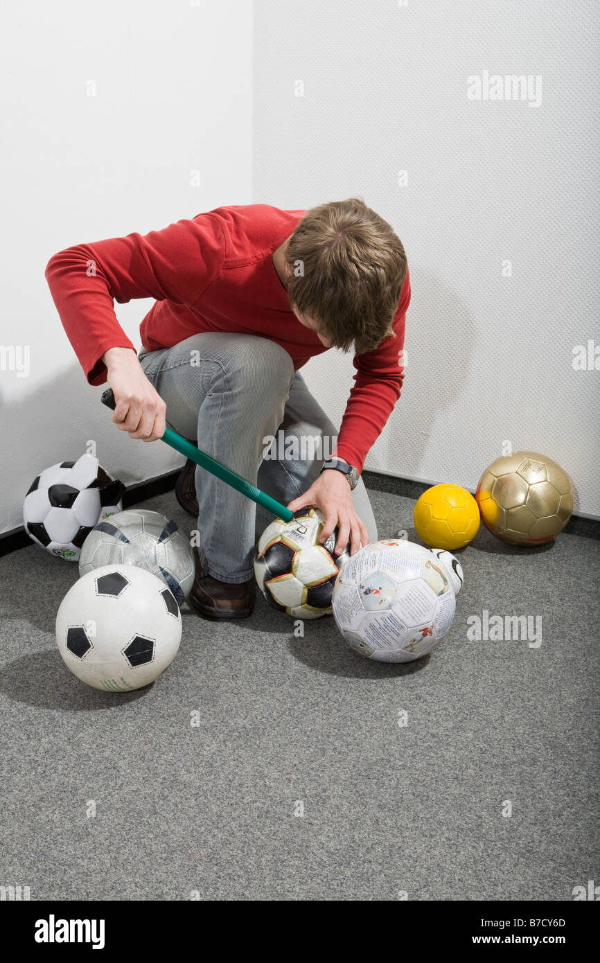 Group of footballs hi-res stock photography and images - Alamy