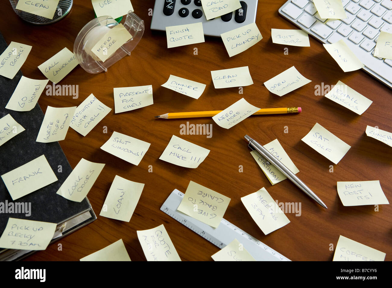 Office desk clutter hi-res stock photography and images - Alamy