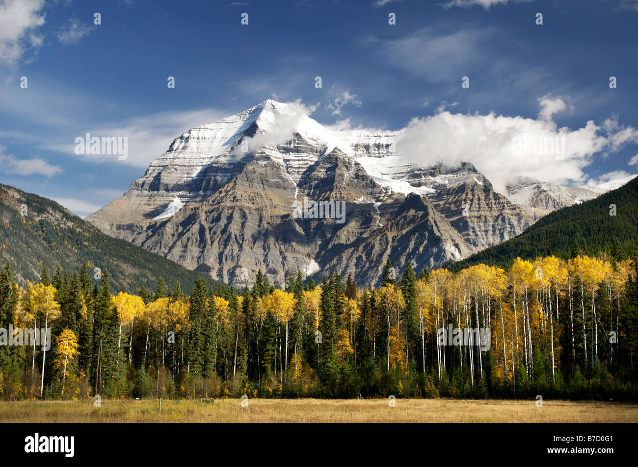 Jasper national park mount robson hi-res stock photography and images ...