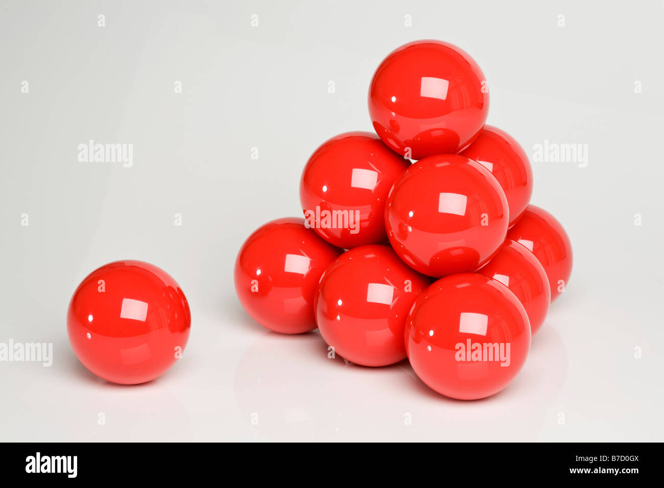 Pyramid of balls hi-res stock photography and images - Alamy