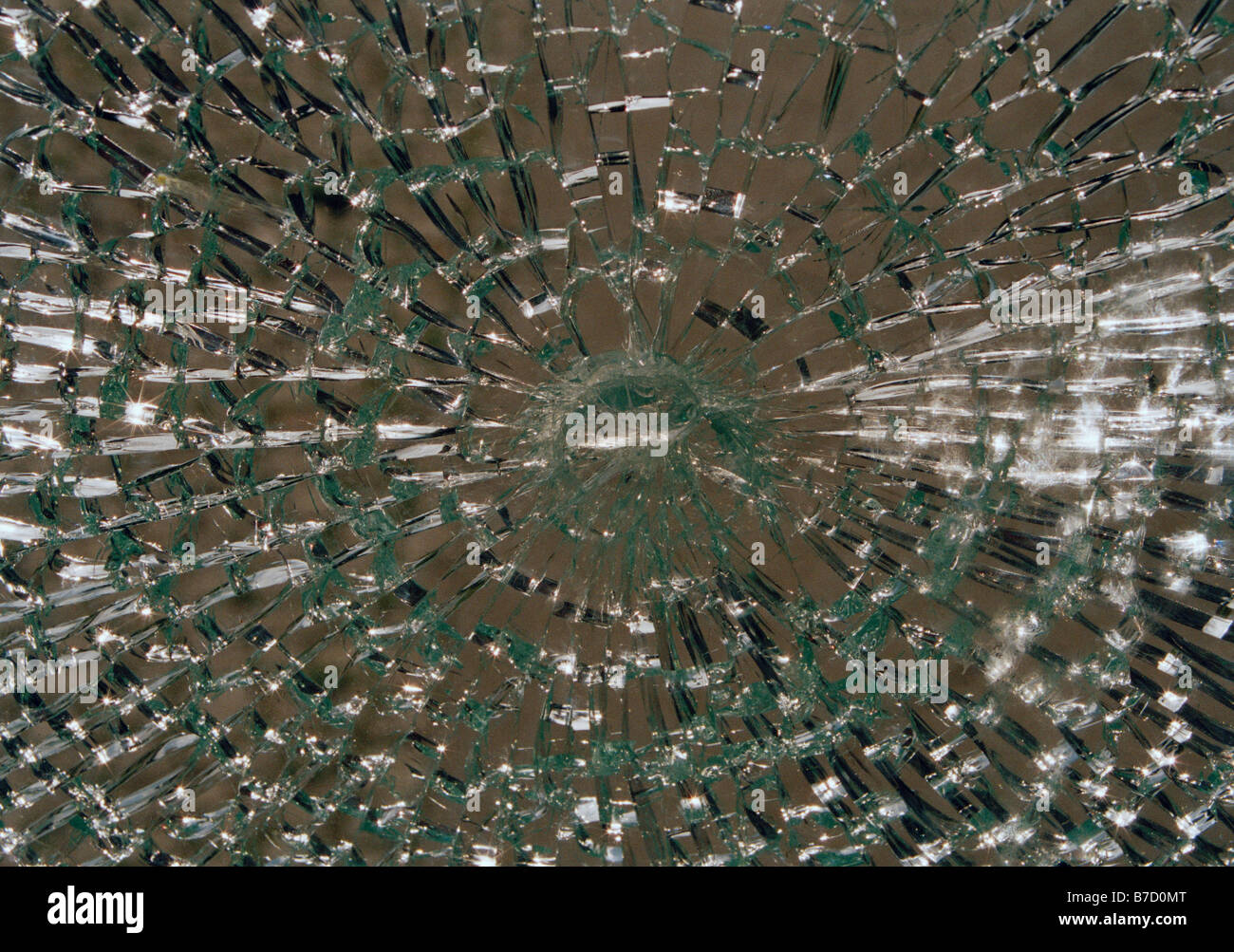 Shattered glass hi-res stock photography and images - Alamy