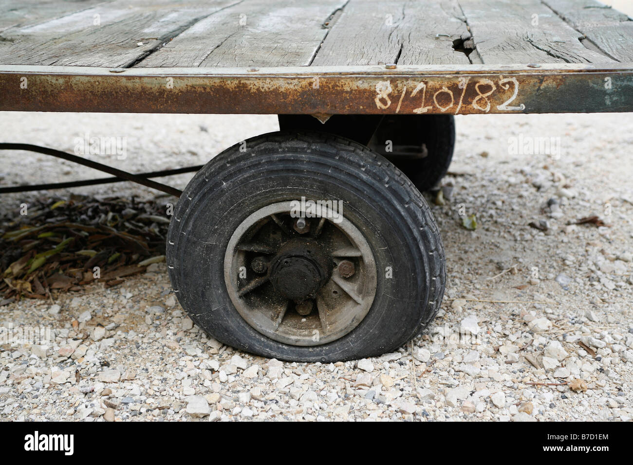 Old fashioned cart hi-res stock photography and images - Alamy