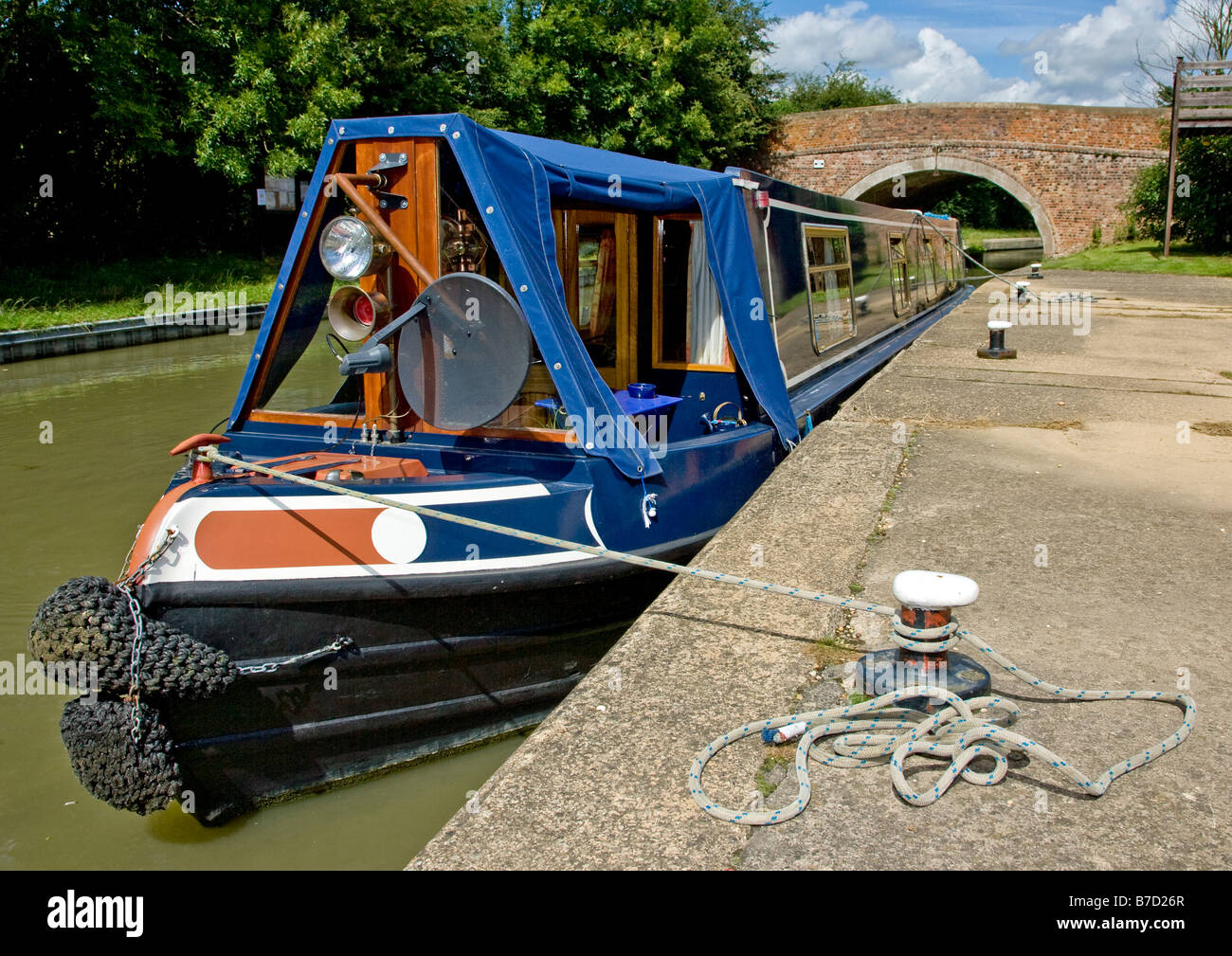 Long Boat Bishy Barny Bee Stock Photo - Alamy