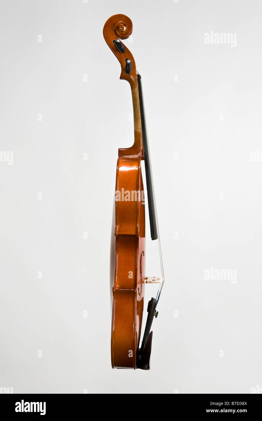 Side view of a violin Stock Photo - Alamy