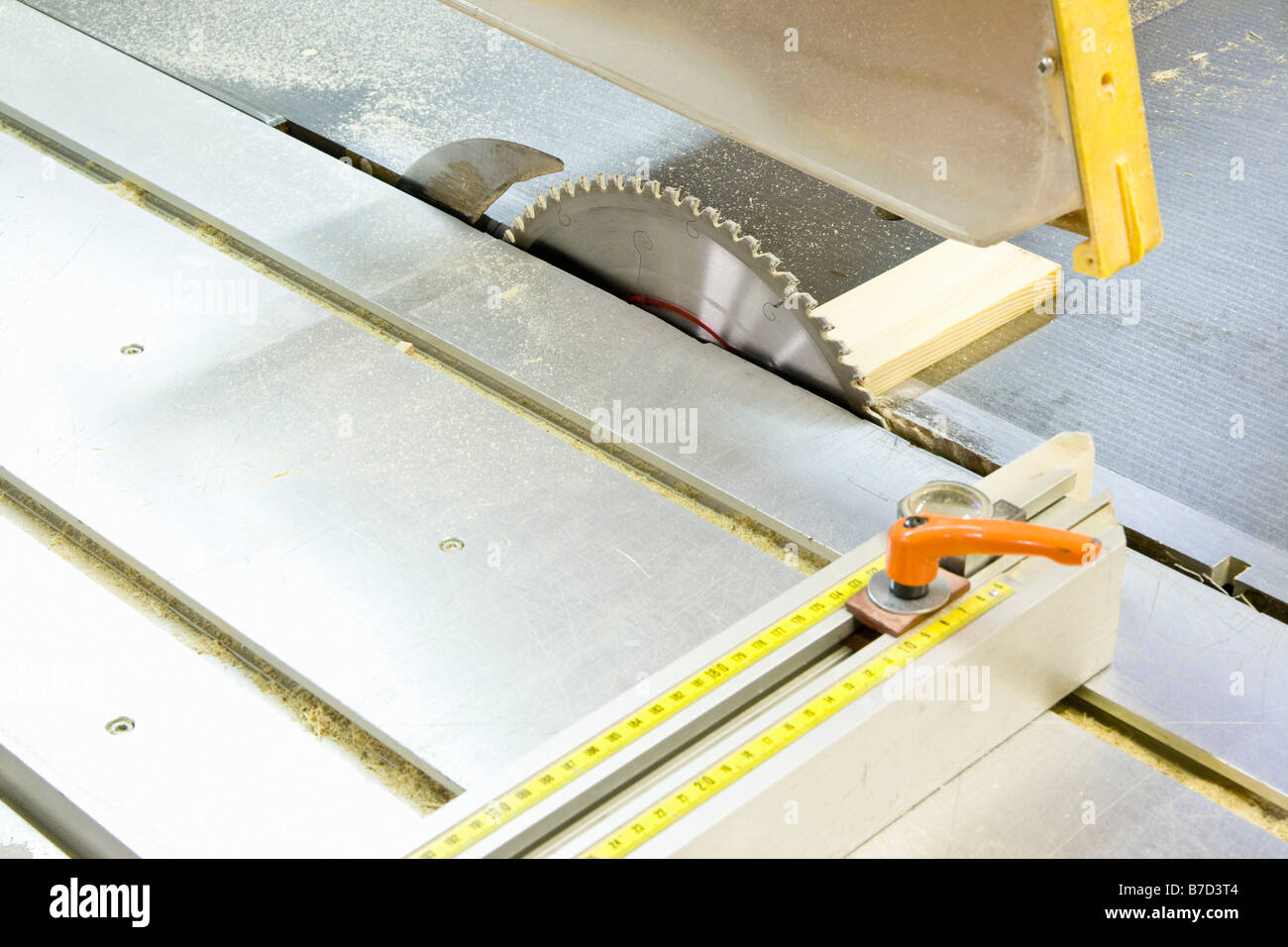 Detail of a circular saw and workbench Stock Photo - Alamy