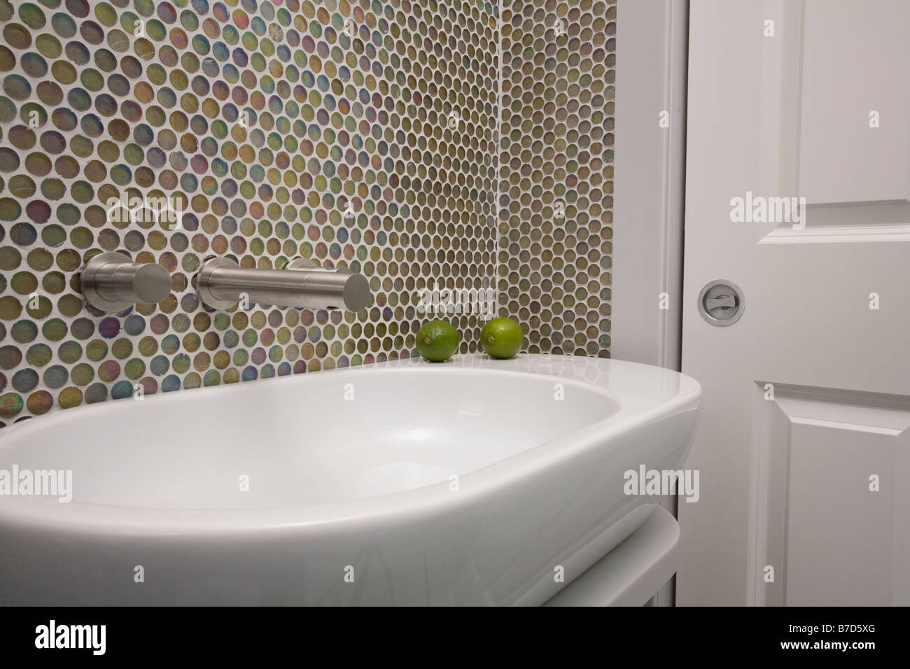 Lime sink hi-res stock photography and images - Alamy