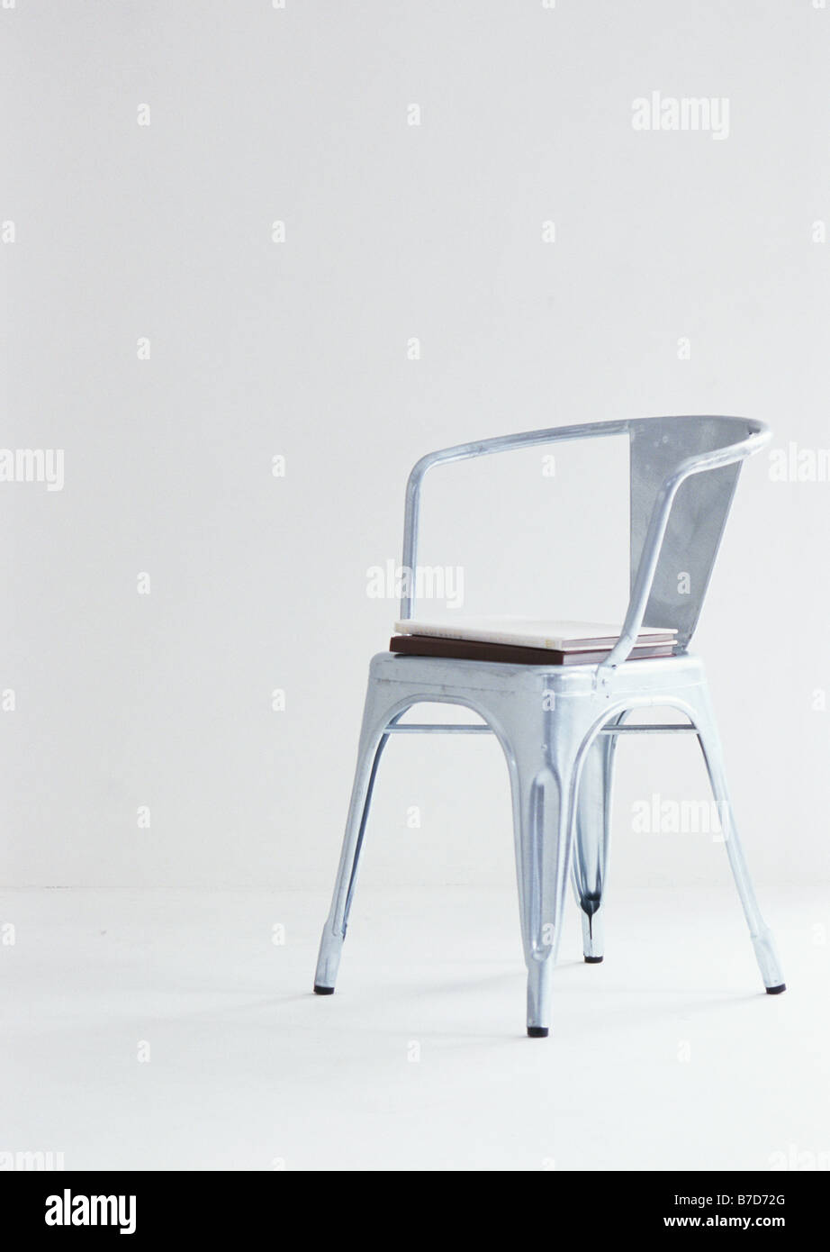 A metal chair Stock Photo - Alamy