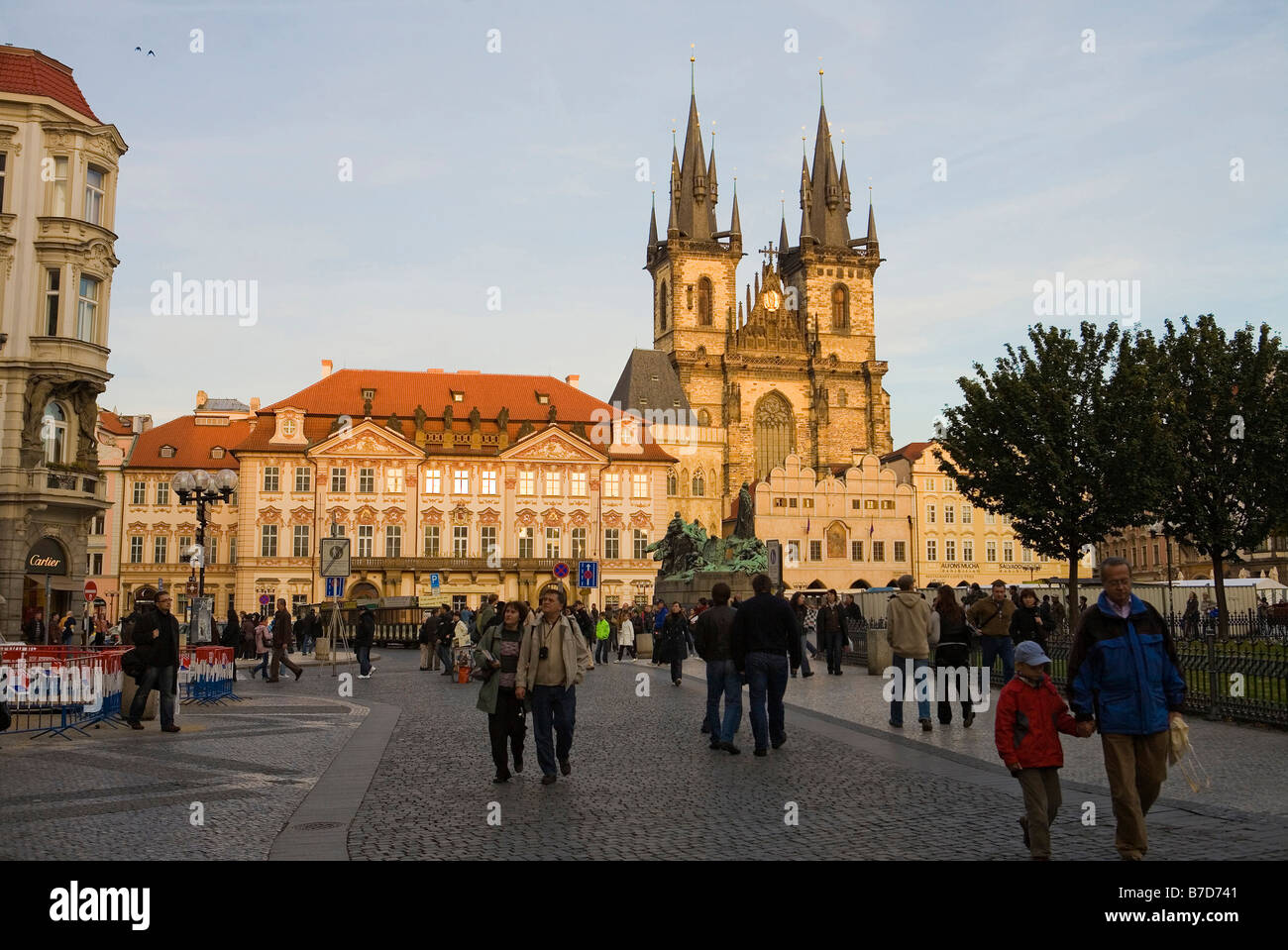 Our Lady in front of Tï¿½n church, Staromestska square, Old Town ...