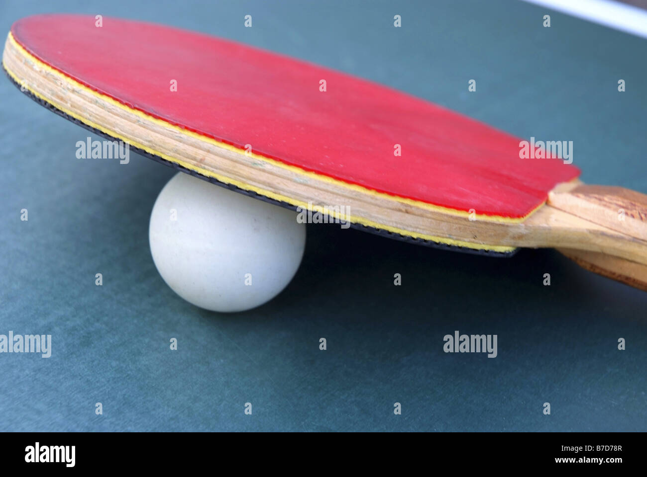table tennis racket and ball Stock Photo - Alamy